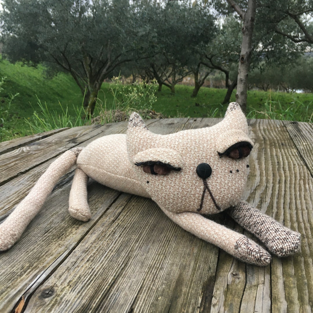 Cat Rag Doll, Animal Art Doll, Trendy Beige, White Fabric Cat, Sleepy ...