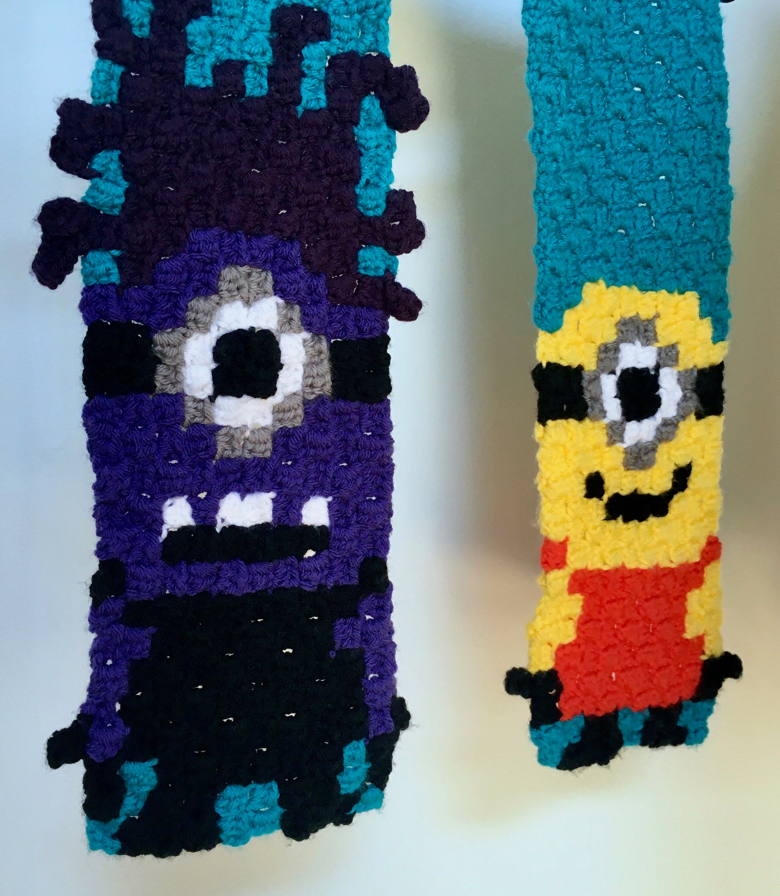 Crochet C2C Minion Vs Evil Minion Scarf Pattern - Etsy