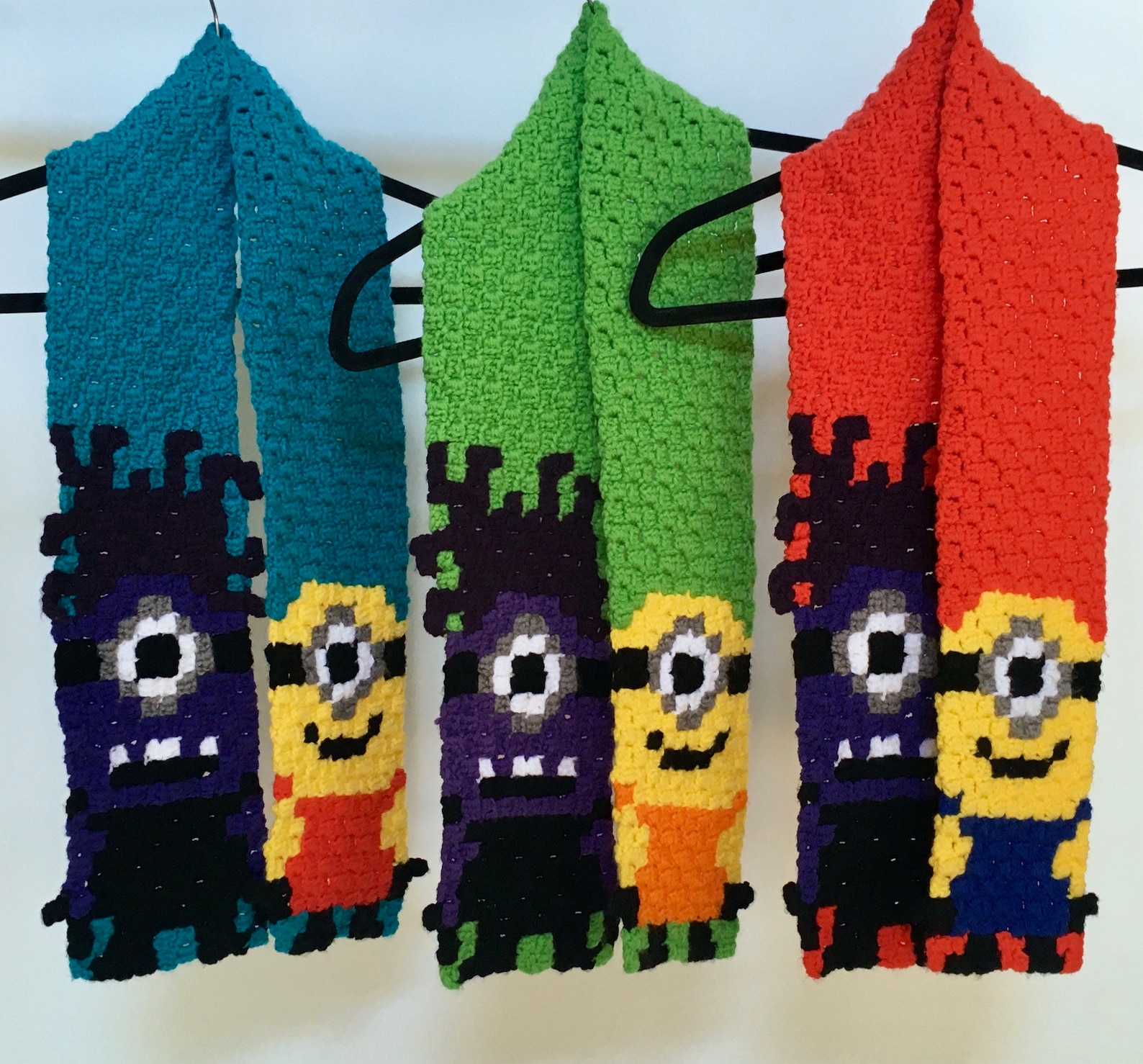 Crochet C2C Minion Vs Evil Minion Scarf Pattern - Etsy