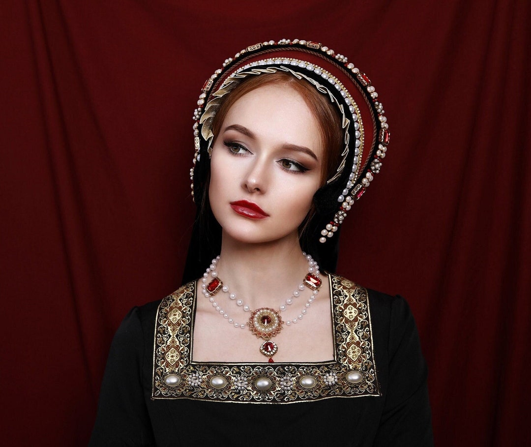 Medieval Renaissance Tudor Headpiece/ Medieval Headdress/ Escoffion ...