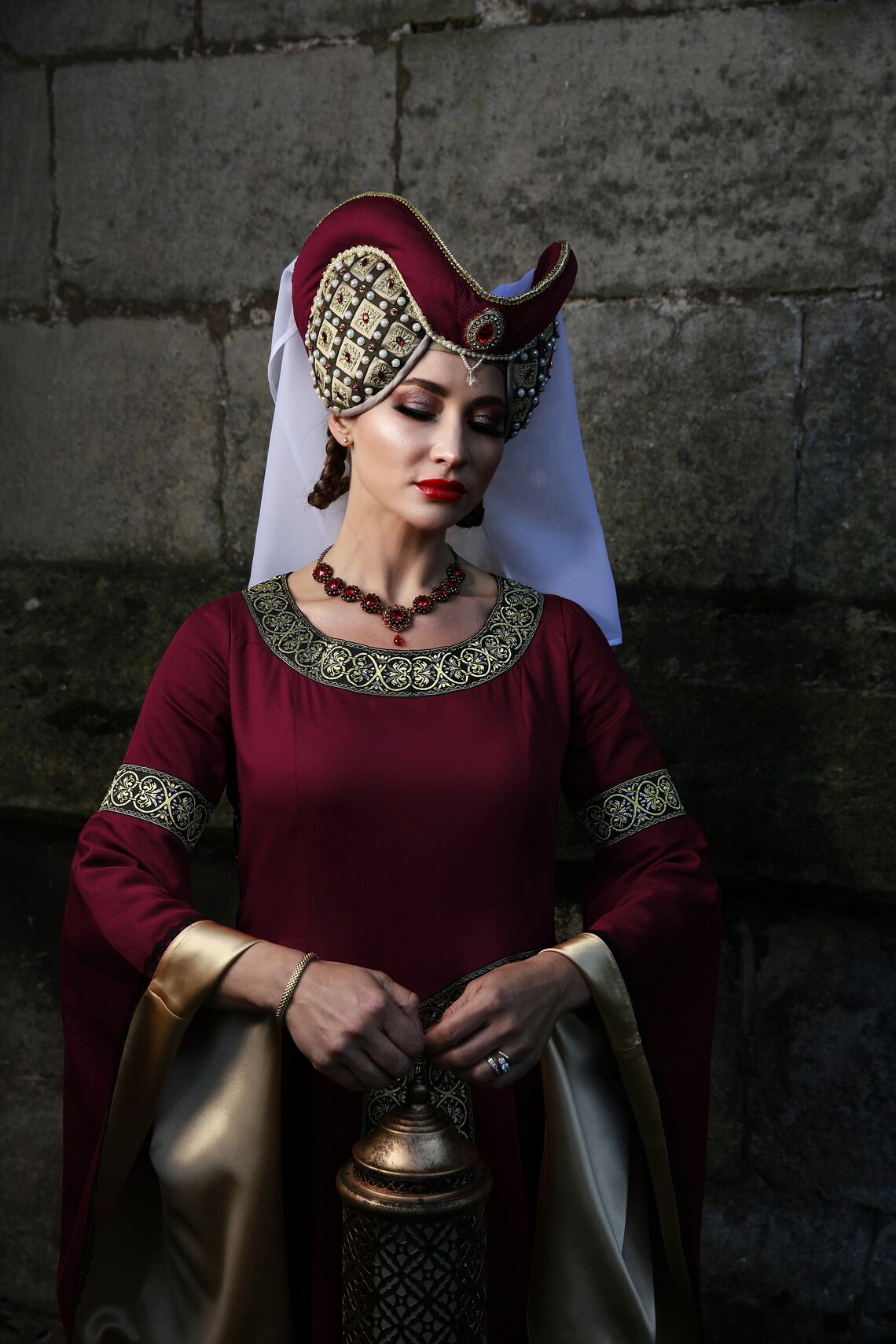 Medieval Renaissance Tudor Headpiece/ Medieval Headdress/ Escoffion ...