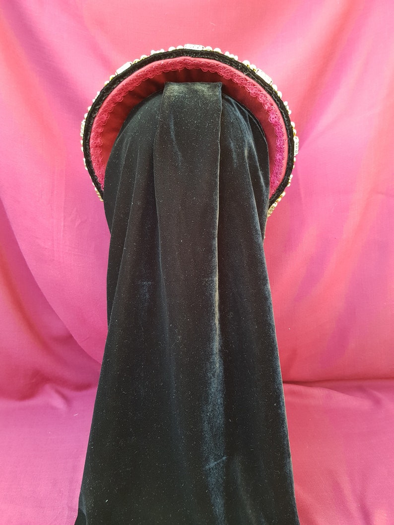 Medieval Renaissance Tudor Headpiece/ Medieval Headdress/ Escoffion ...