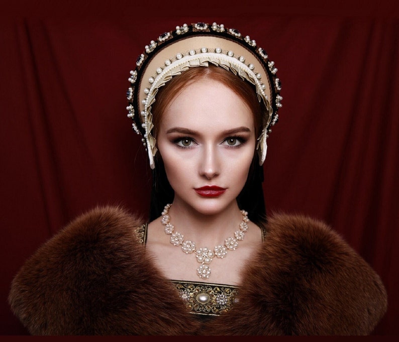 Medieval Renaissance Tudor Headpiece/ Medieval Headdress/ Escoffion ...