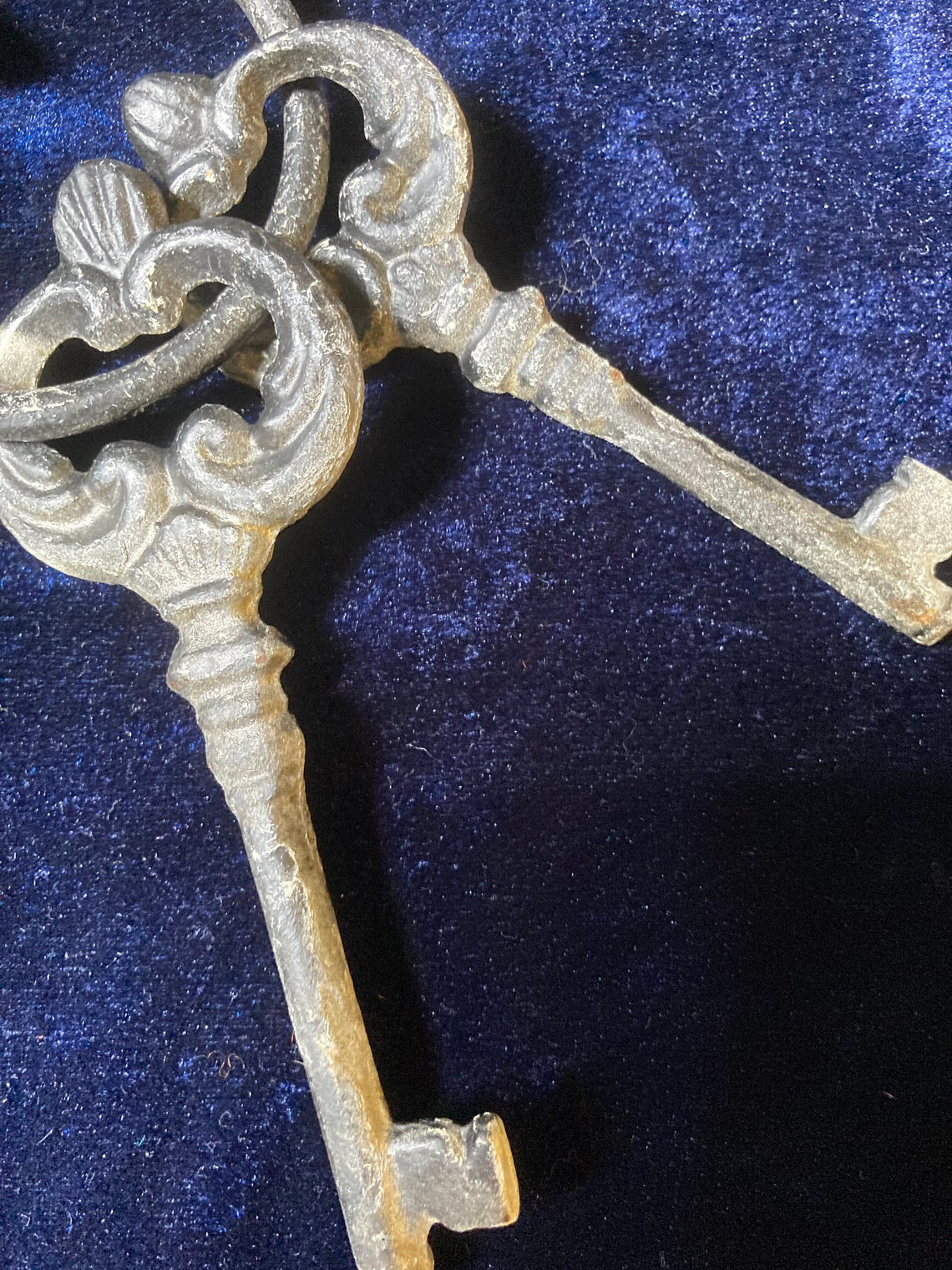 Old Castle Keys of Cast Iron - Etsy