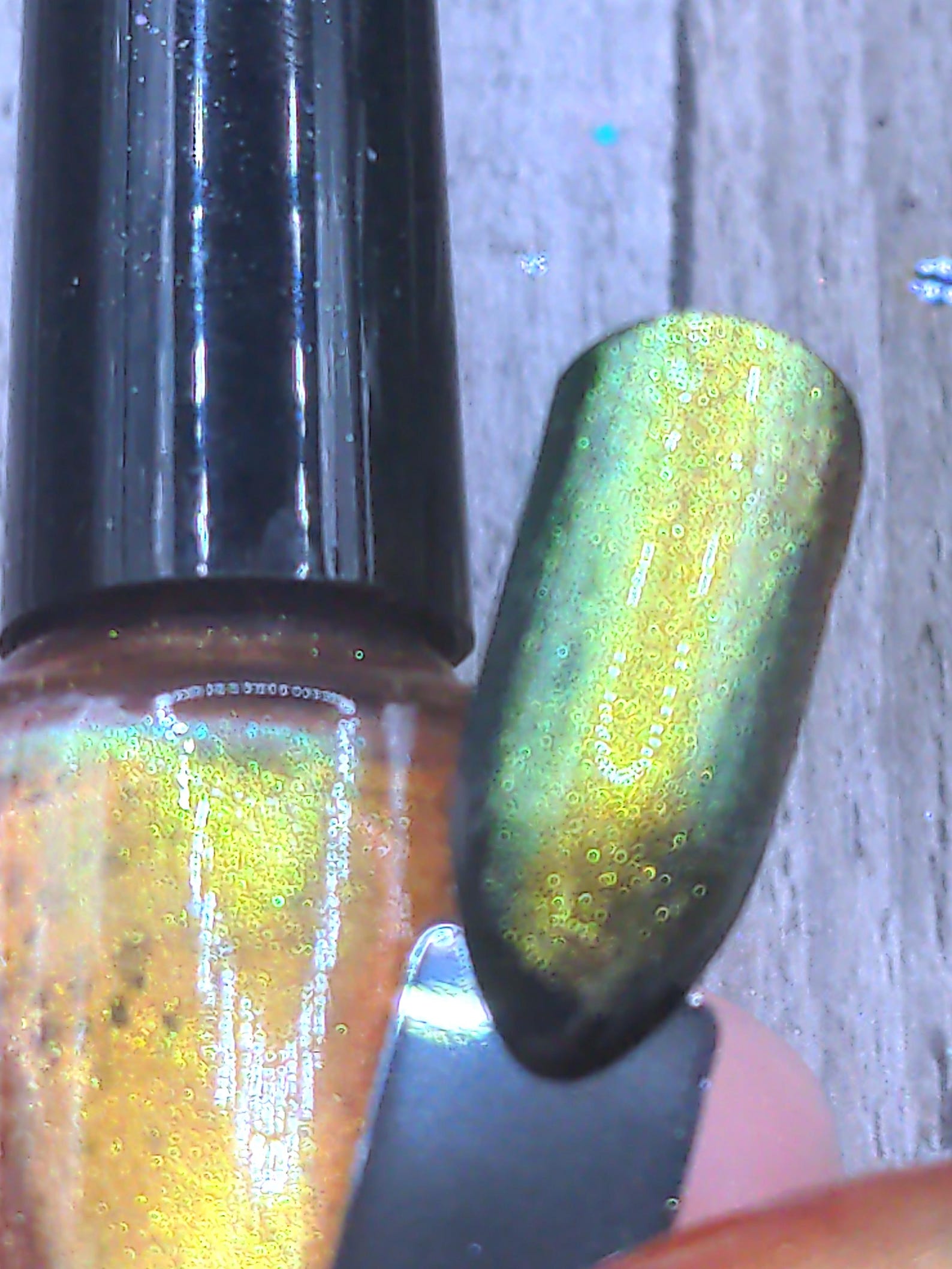 STRIKE GOLD Chameleon Nail Polish, Gold Green Shift Nail Lacquer, 15ml ...