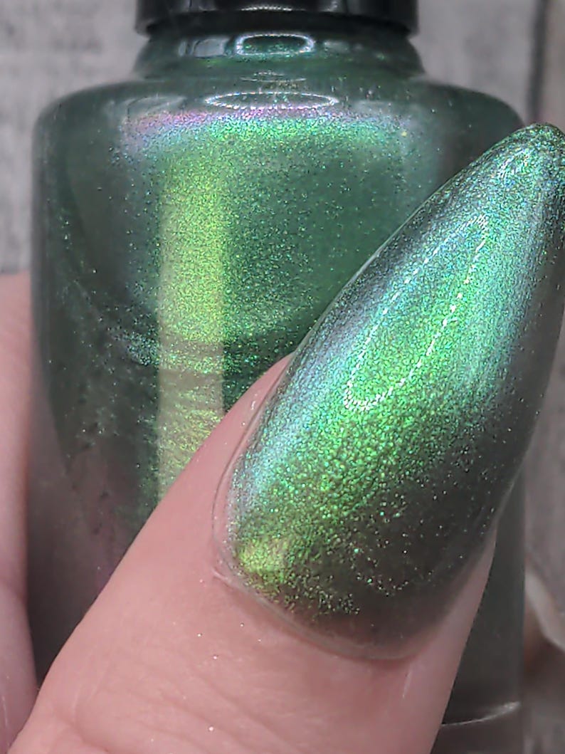 GOBLIN Color Shift Nail Polish Green Purple Color Shift, Super Shimmery ...