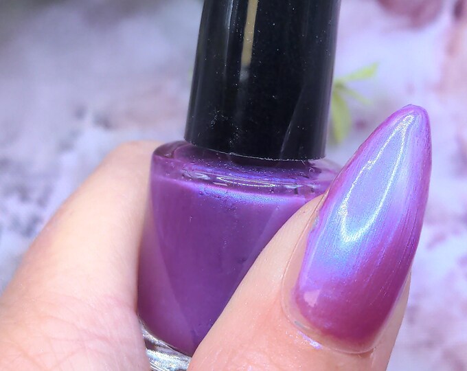 COSMIC VIOLET Nail Polish Shimmer Nail Polish, Light Purple Nail Polish ...