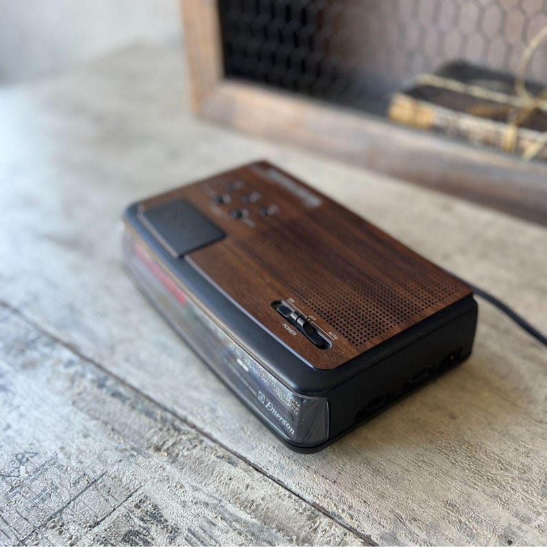 Vintage Emerson AM/FM Digital Clock Radio - No Alarm - Etsy