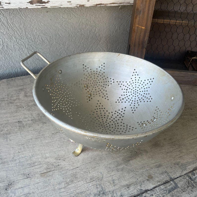 Vintage Aluminum Star Mirro 3-footed Colander | Mid-century Kitchen ...