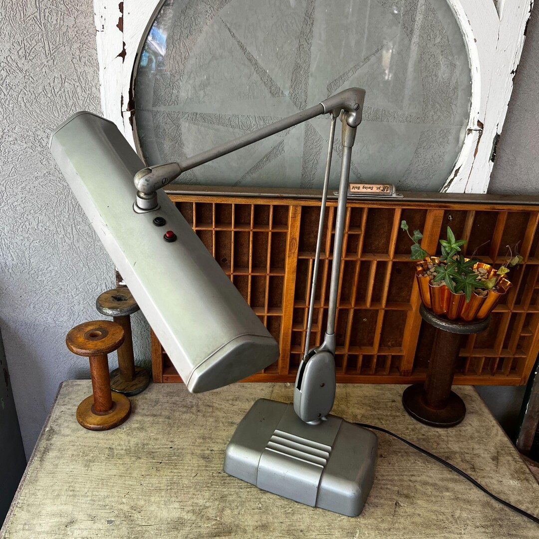 Vintage Dazor Model UL-P-2324 Adjustable Desk Lamp 18V Aluminum ...