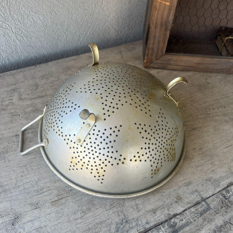 Vintage Aluminum Star Mirro 3-footed Colander | Mid-century Kitchen ...