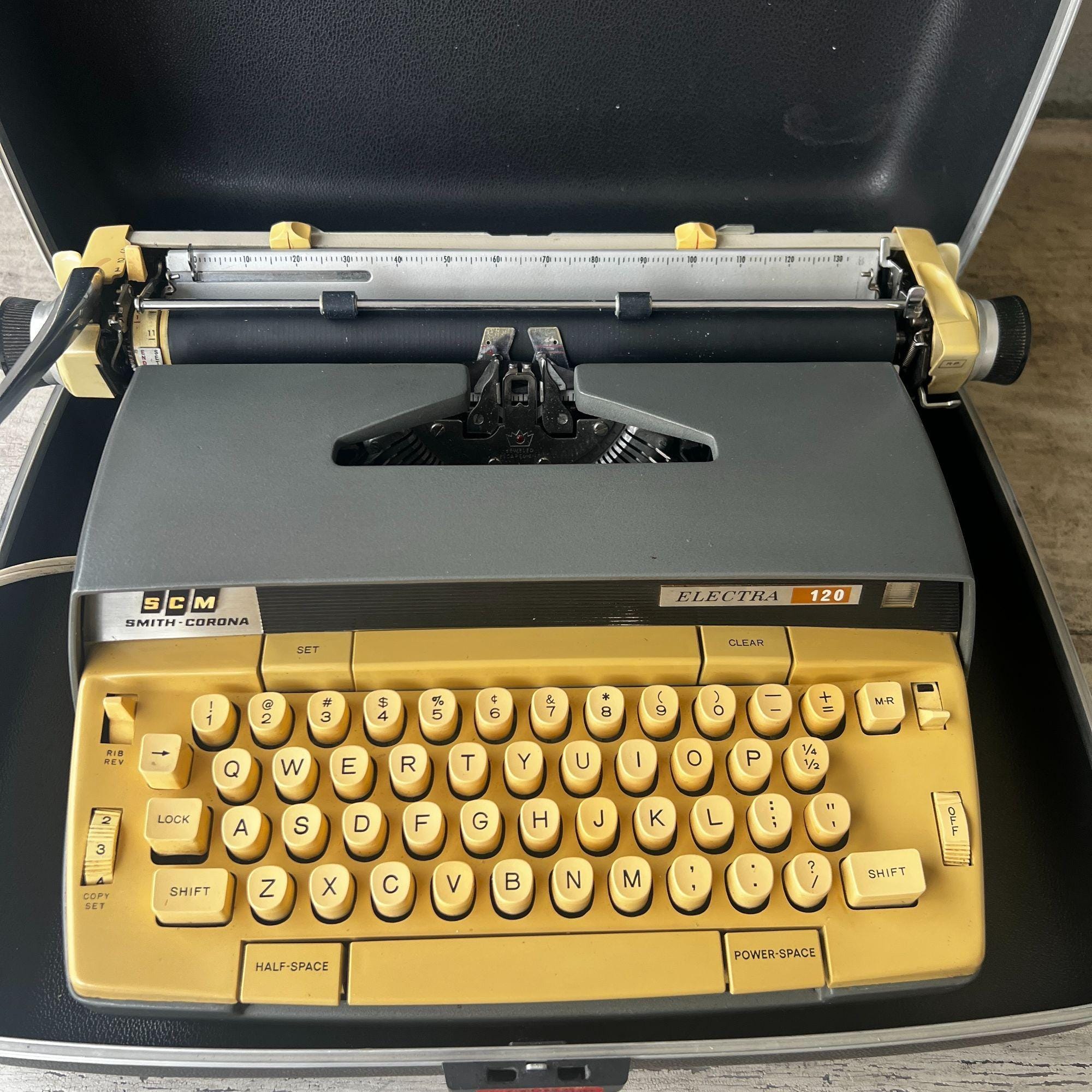 Smith-corona Electra 120 Vintage Electric Typewriter With Carrying Case ...