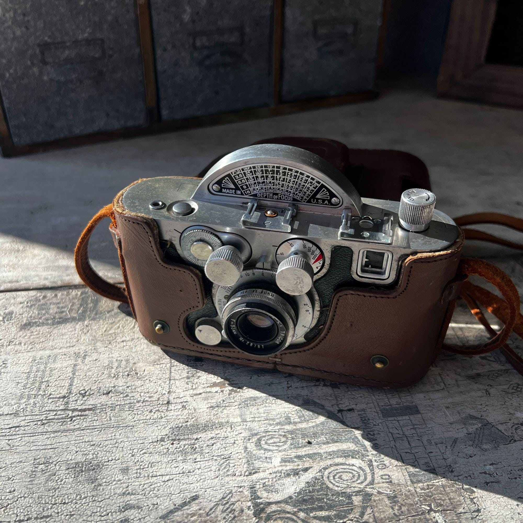 Universal Mercury II Vintage Camera Made in 1940s With Leather Case ...