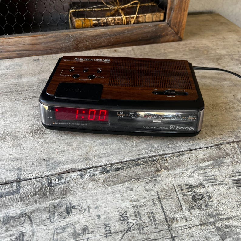 Vintage Emerson AM/FM Digital Clock Radio - No Alarm - Etsy