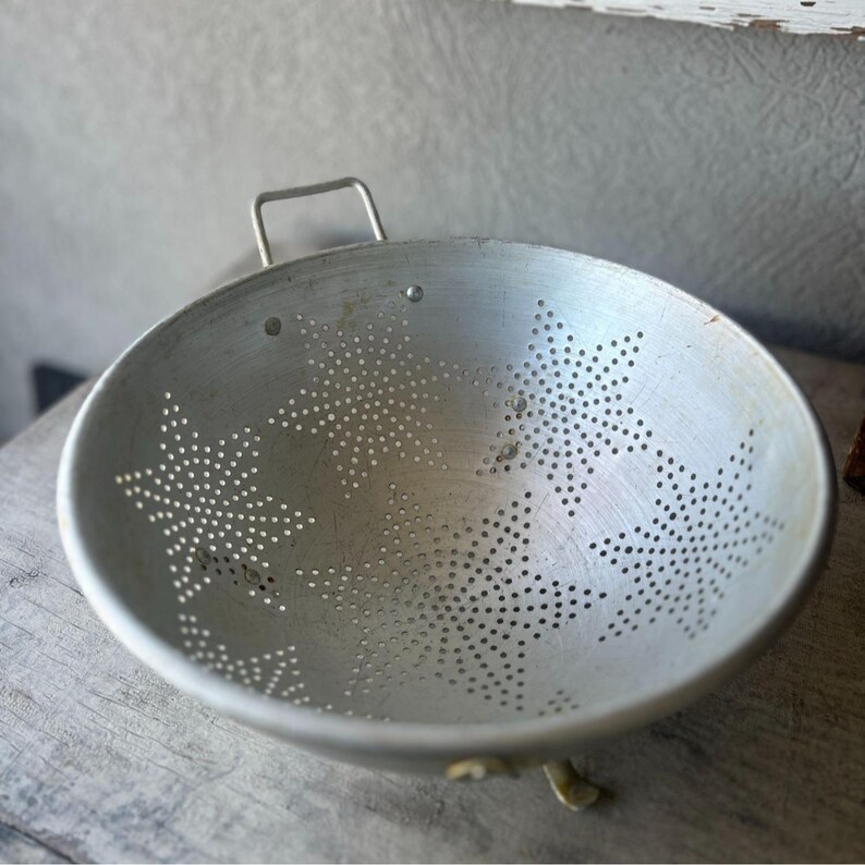 Vintage Aluminum Star Mirro 3-footed Colander | Mid-century Kitchen ...