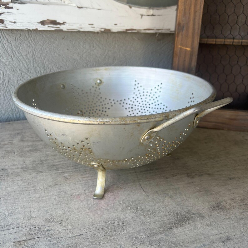 Vintage Aluminum Star Mirro 3-footed Colander | Mid-century Kitchen ...