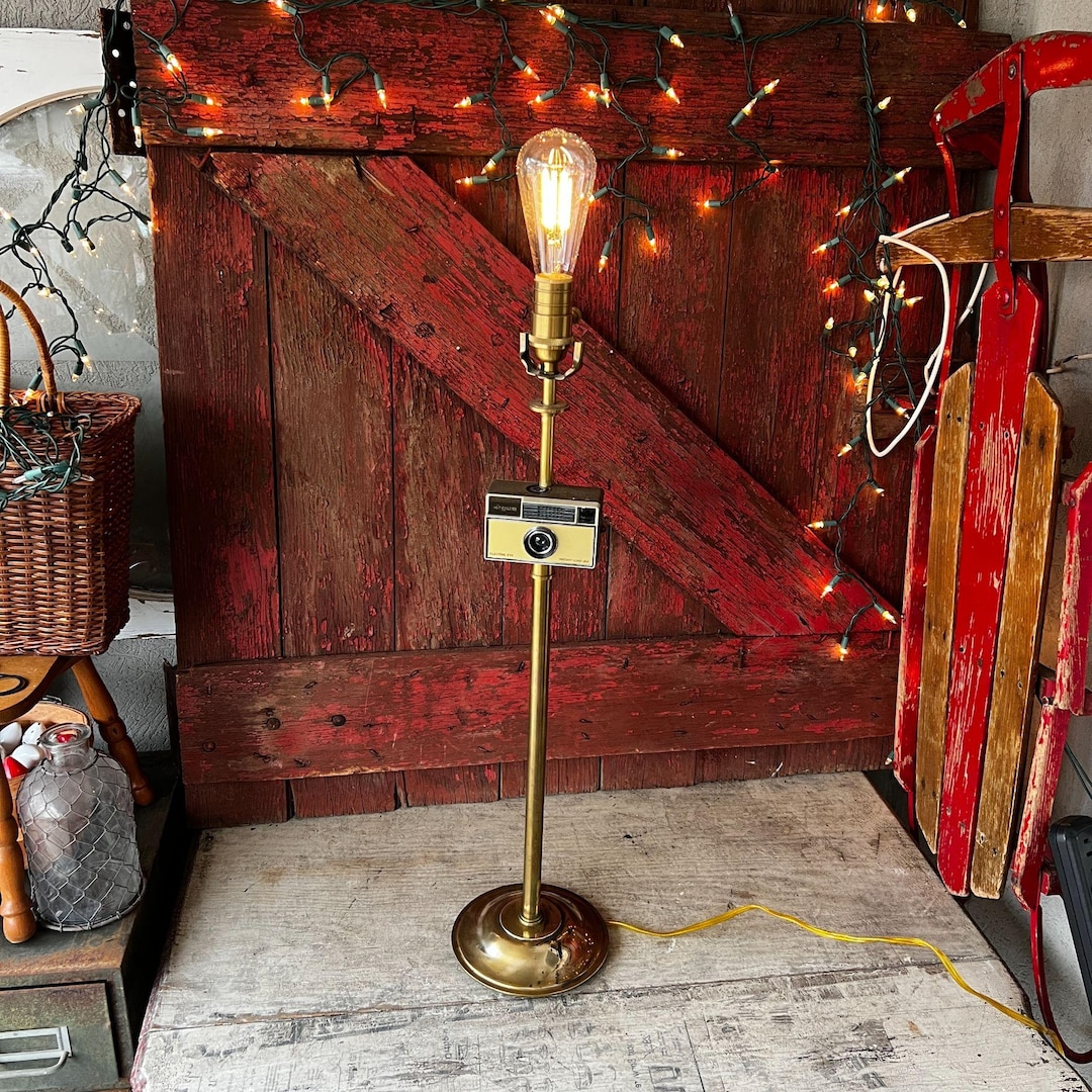 Vintage Brass Table Lamp W/ Argus Electric Eye Camera & Edison Bulb 25 ...
