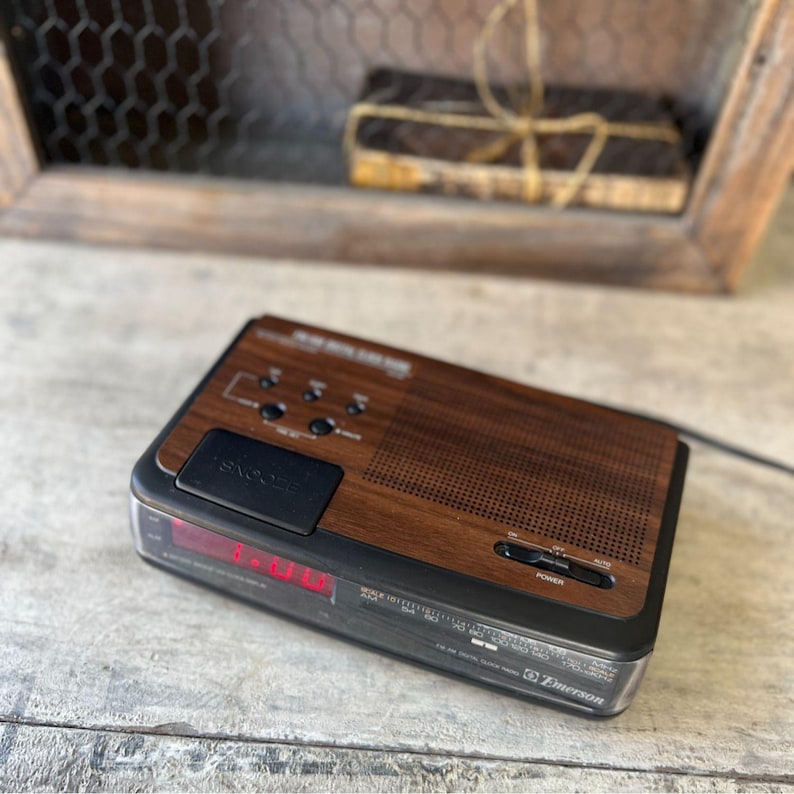 Vintage Emerson AM/FM Digital Clock Radio - No Alarm - Etsy