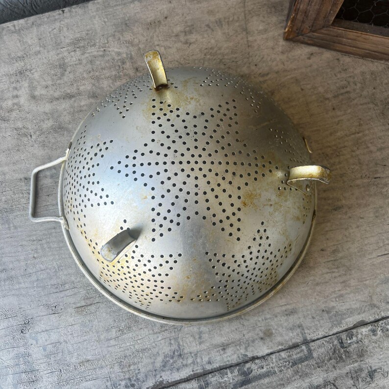 Vintage Aluminum Star Mirro 3-footed Colander | Mid-century Kitchen ...