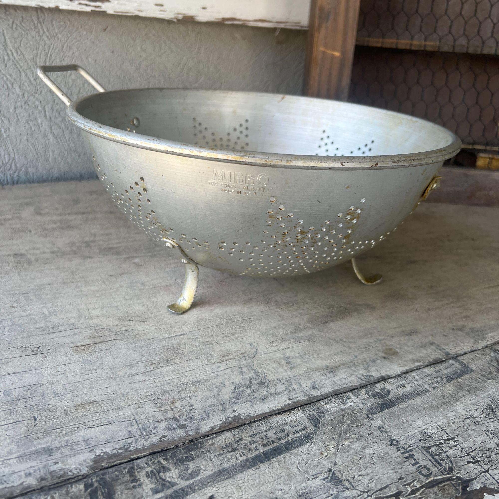 Vintage Aluminum Star Mirro 3-footed Colander | Mid-century Kitchen ...