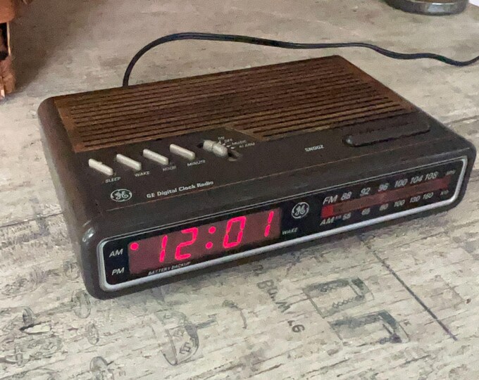 Vintage GE Clock Radio Model 7-4612A - Fully Functional Retro Alarm ...