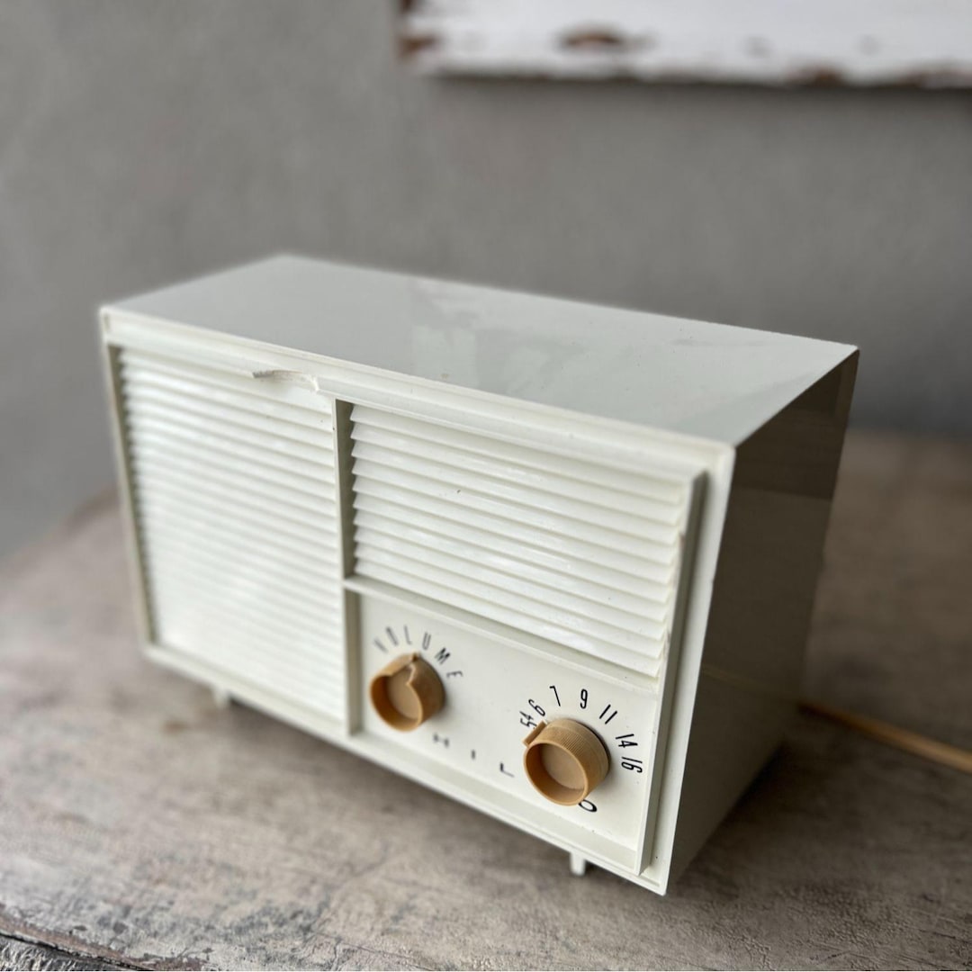 Vintage Philco Tube Radio Model 1950s White Plastic With Volume ...