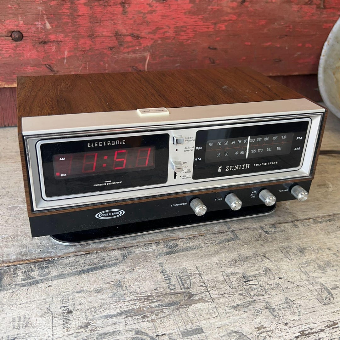 Vintage Zenith Solid State Radio Alarm Clock 1970s Woodgrain Model A ...