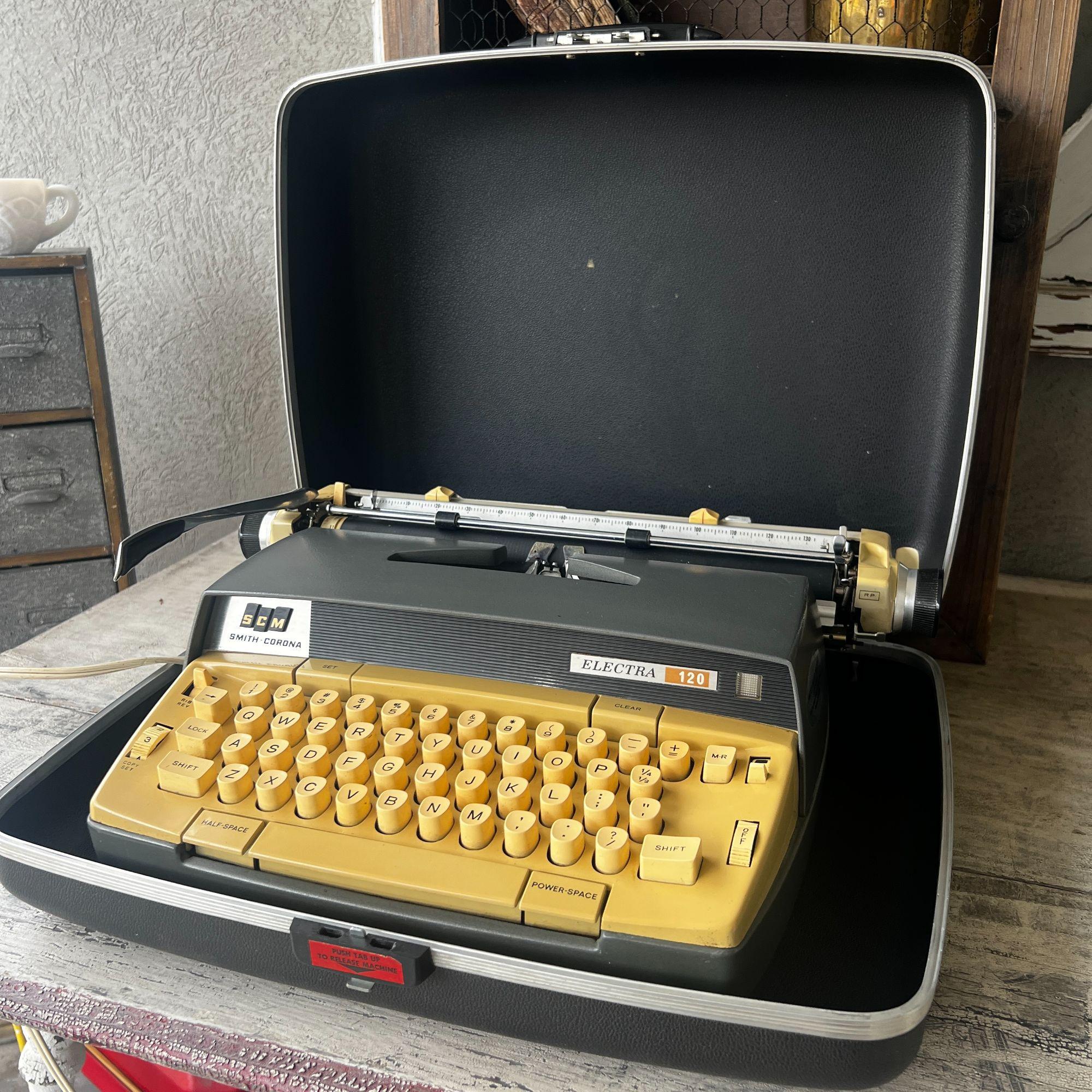 Smith-corona Electra 120 Vintage Electric Typewriter With Carrying Case ...