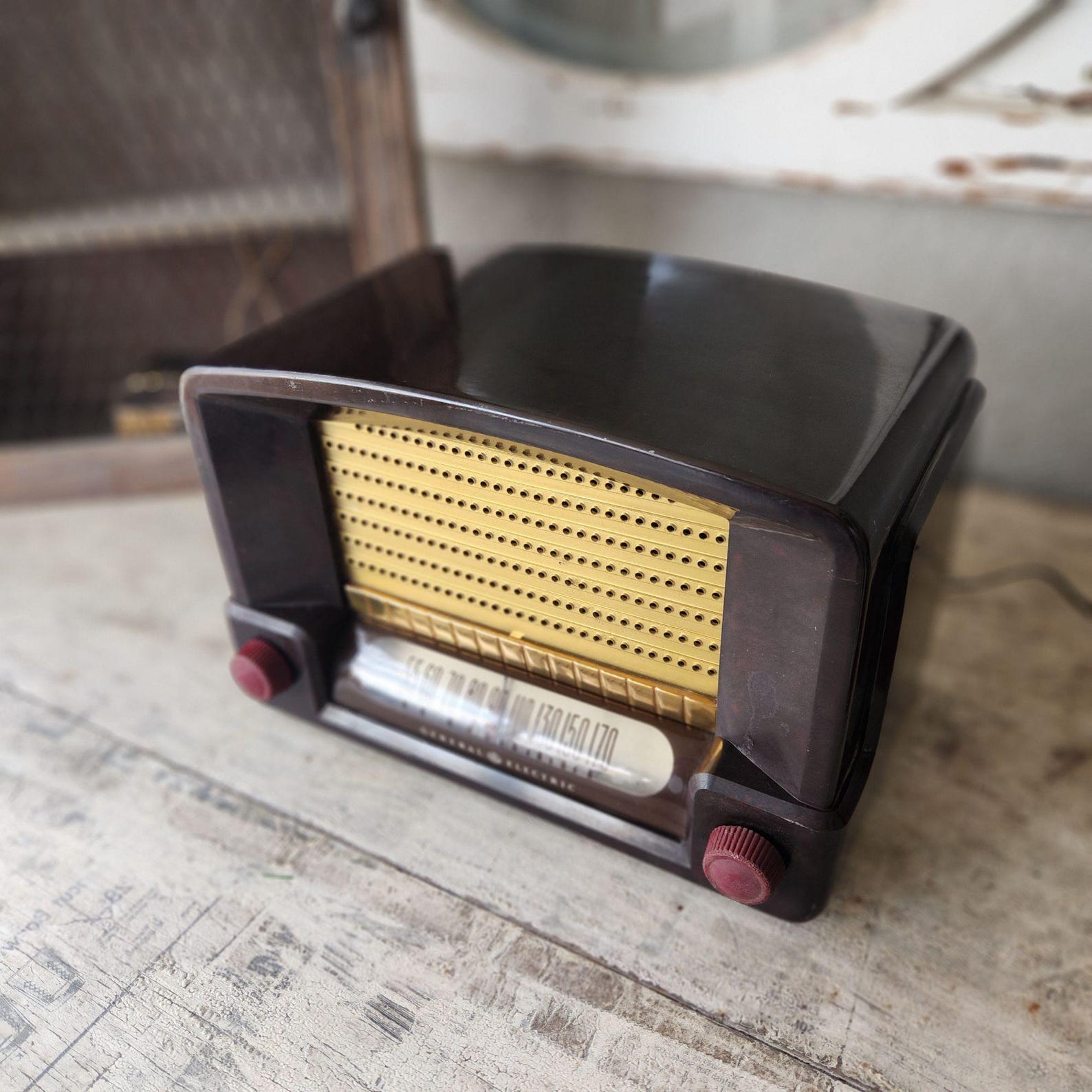 1940s GE Radio Retrofitted With Bluetooth Vintage Upcycled Bluetooth ...