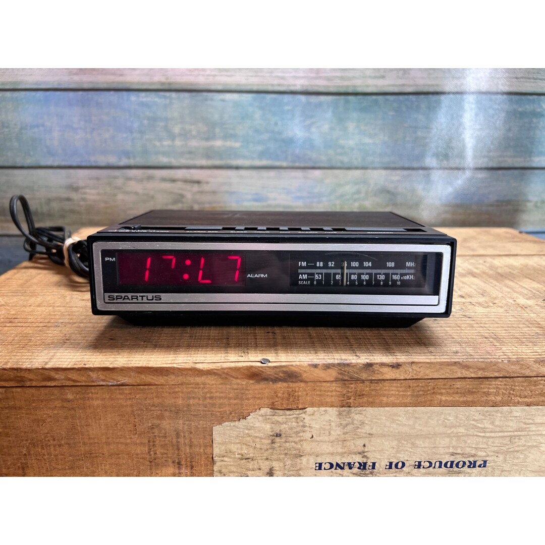 Vintage Spartus Radio Alarm Clock Model No. 0107-61 Fully Functional ...
