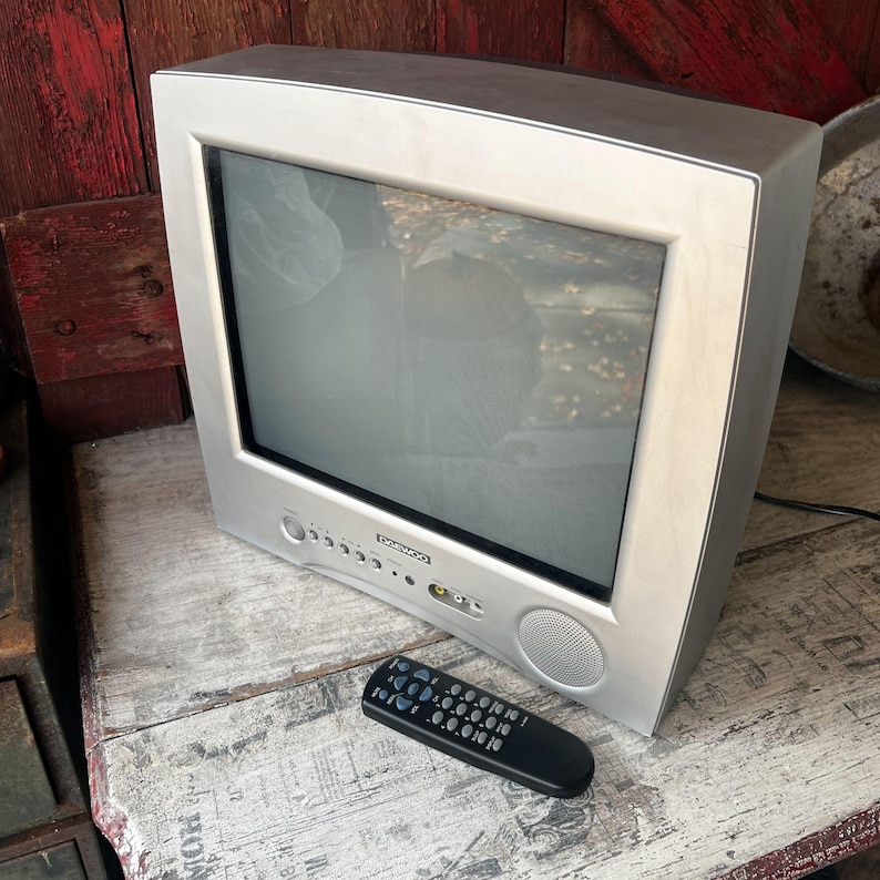 Daewoo Silver Gaming CRT TV With Remote Model DTQ-14U5SC 2004 Vintage ...
