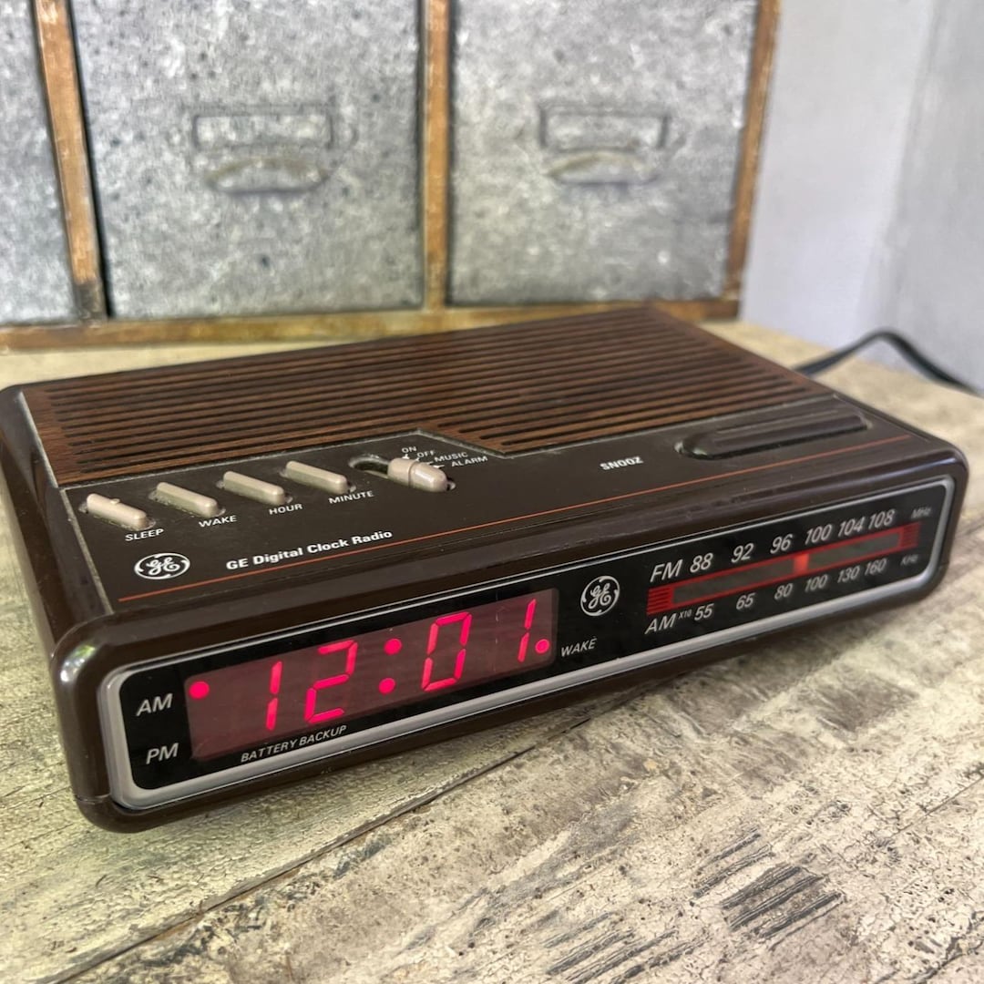 Vintage GE Clock Radio Model 7-4612A - Fully Functional Retro Alarm ...