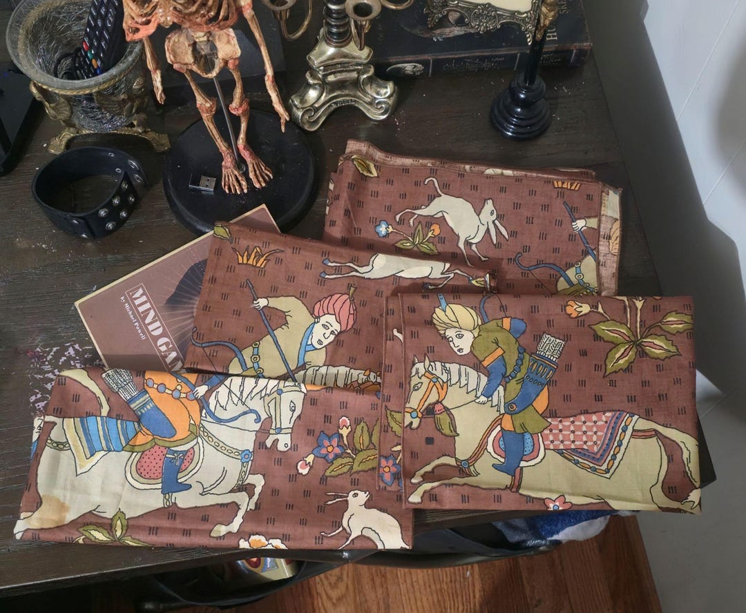 Mughal Hunter Horse Tea Towel Set Renaissance Equestrian Kitchen Decor ...