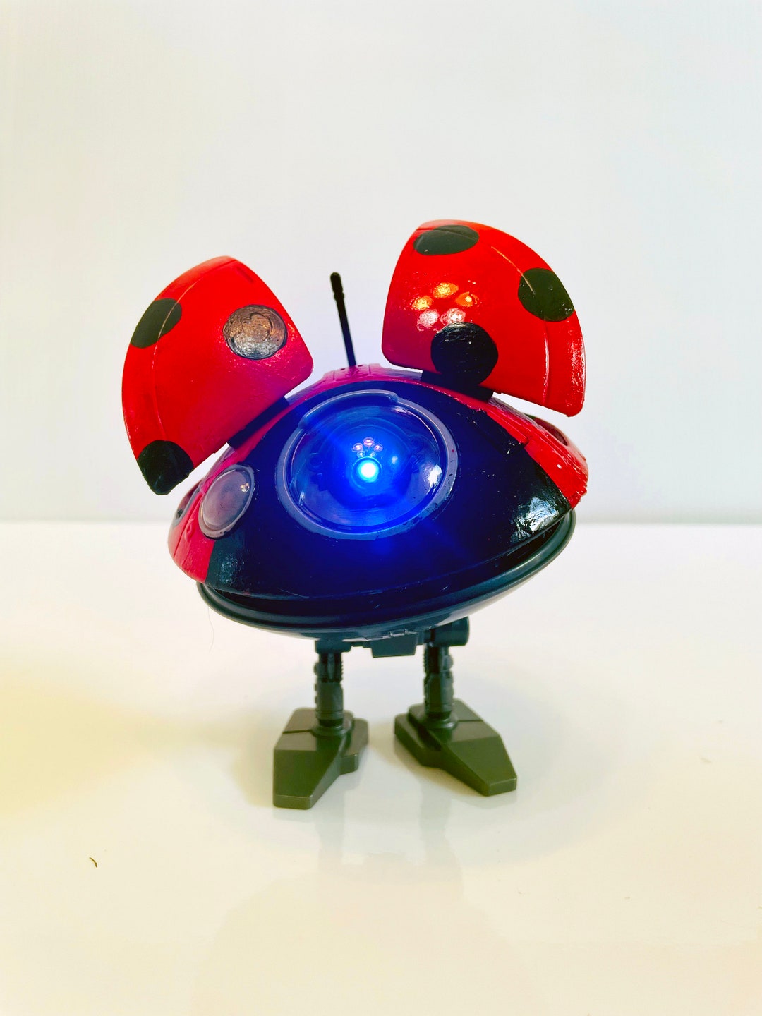 Designer Droid LO-LB (lo-la Ladybug) - Etsy