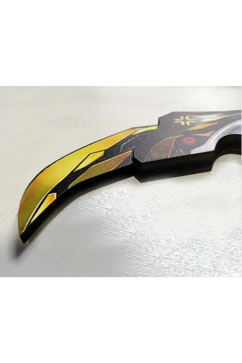 Handcrafted Wooden Valorant Karambit Toy: Gamer Decor - Etsy