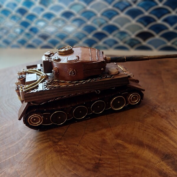 Wood Tank Model - Etsy