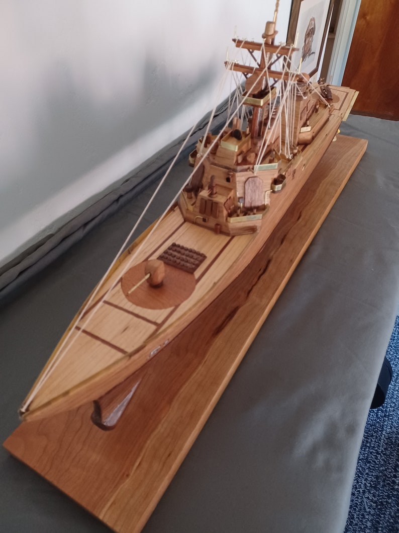 Wooden USS Arleigh Burke Display Model - Etsy