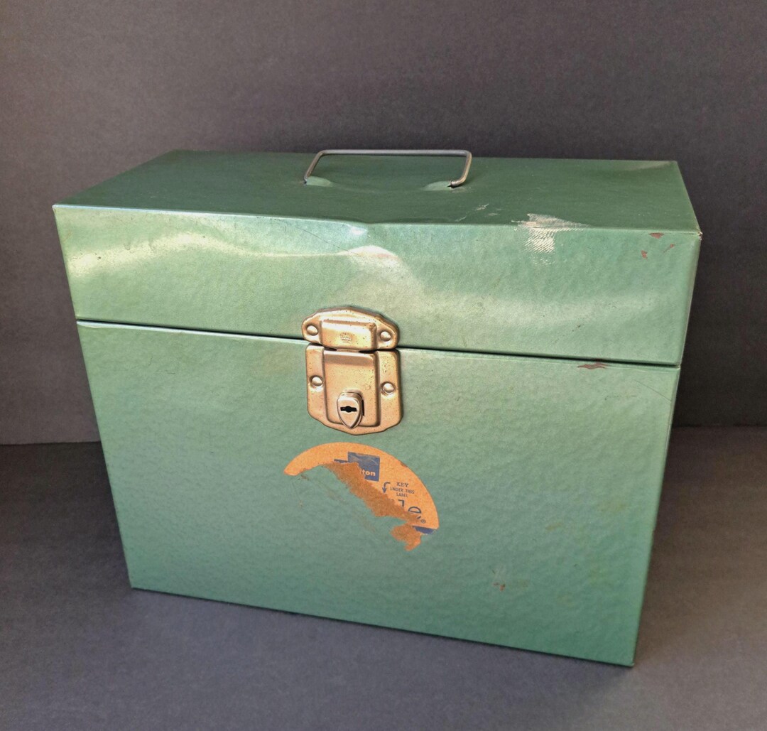 Cool Vintage MCM Metal Storage Box With Hinged Lid and Handle, Green ...