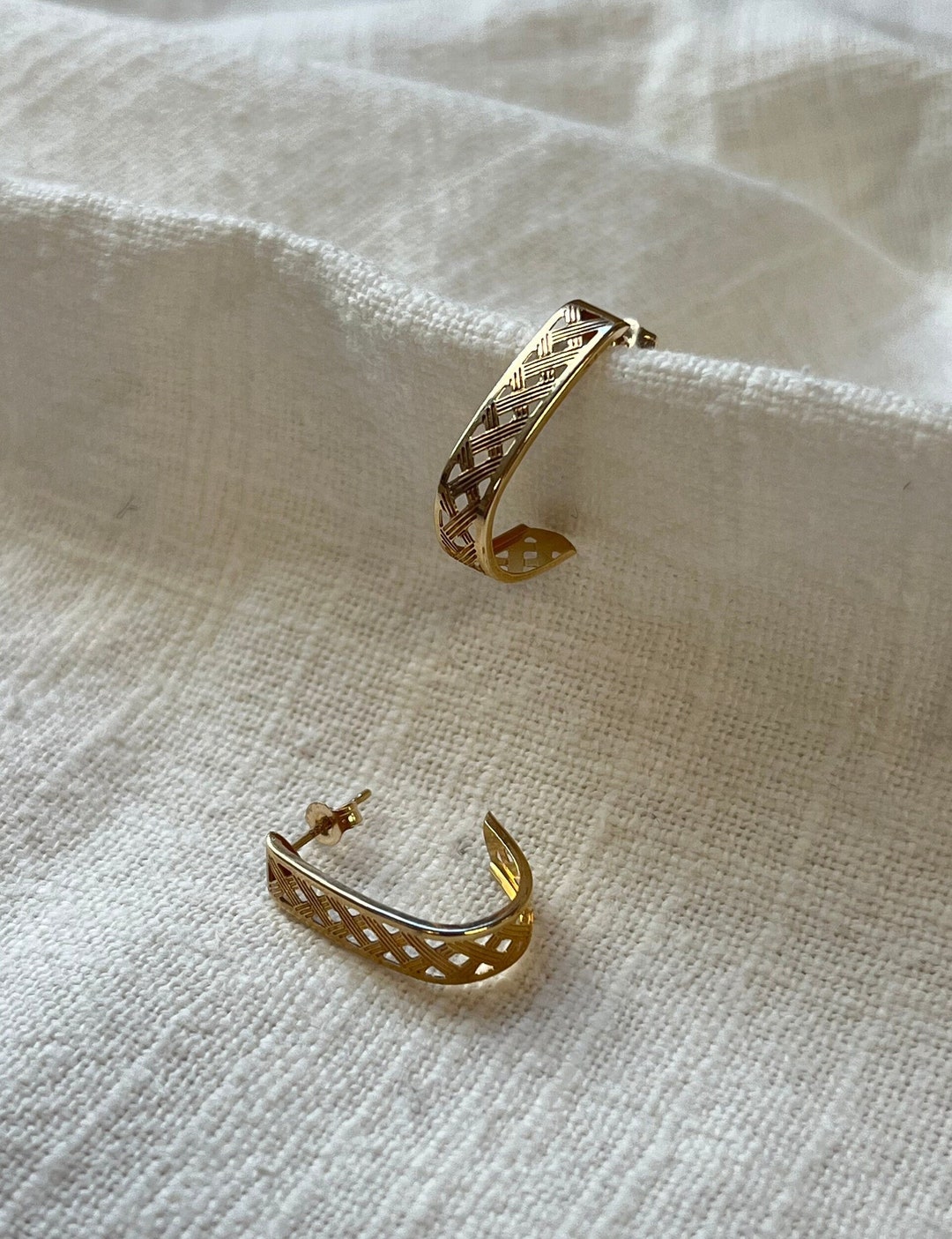 14 Karat Gold - Cross-hatch Woven Hoop Earring - 1990ss Vintage - Etsy