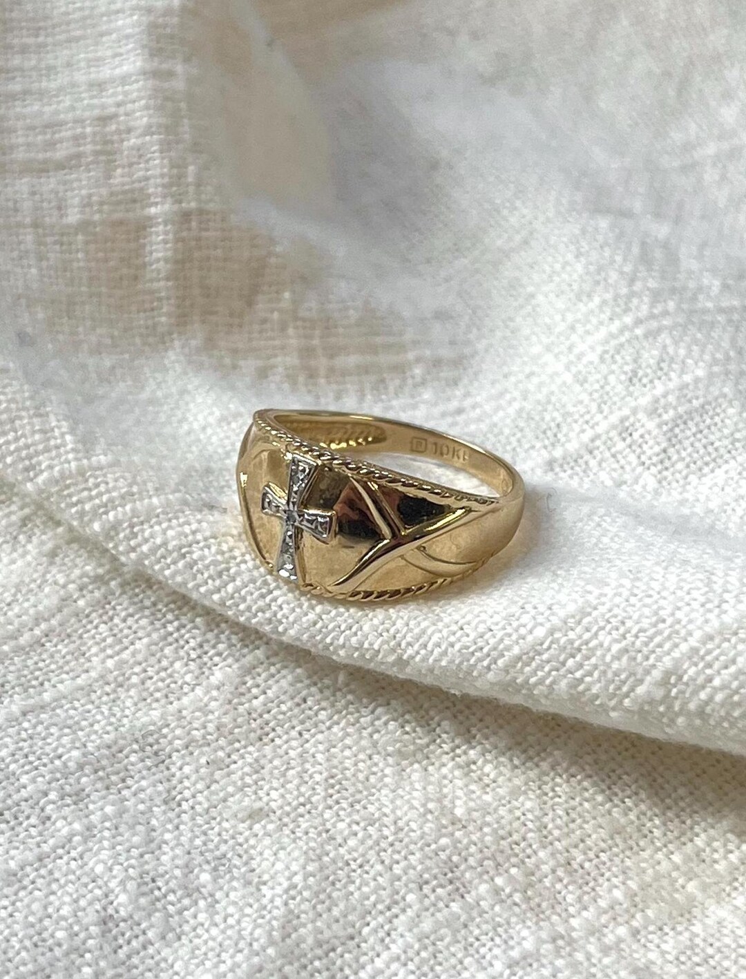 10 Karat Gold - Bold Chunky Yellow Gold Cross Ring - 2000s Vintage - Etsy