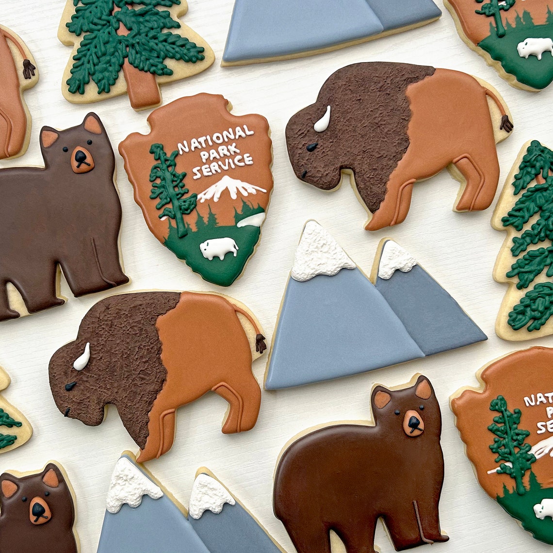 National Park Bison, Bear, Mountain, Crest, and Pine Tree Wildlife ...