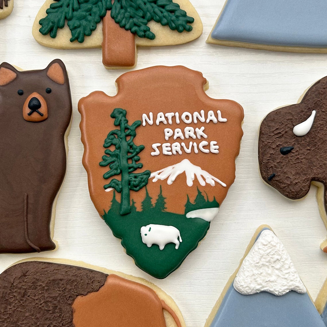 National Park Bison, Bear, Mountain, Crest, and Pine Tree Wildlife ...