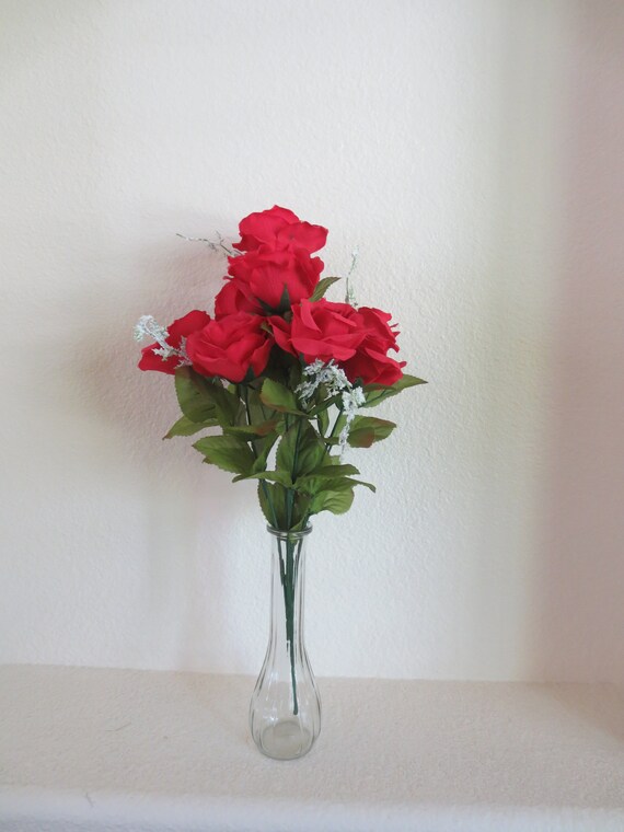 Simple Red Flower Centerpieces
