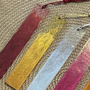 Enchanting Resin Bookmarks: Glitter Glam and Confetti Charm Glitter ...