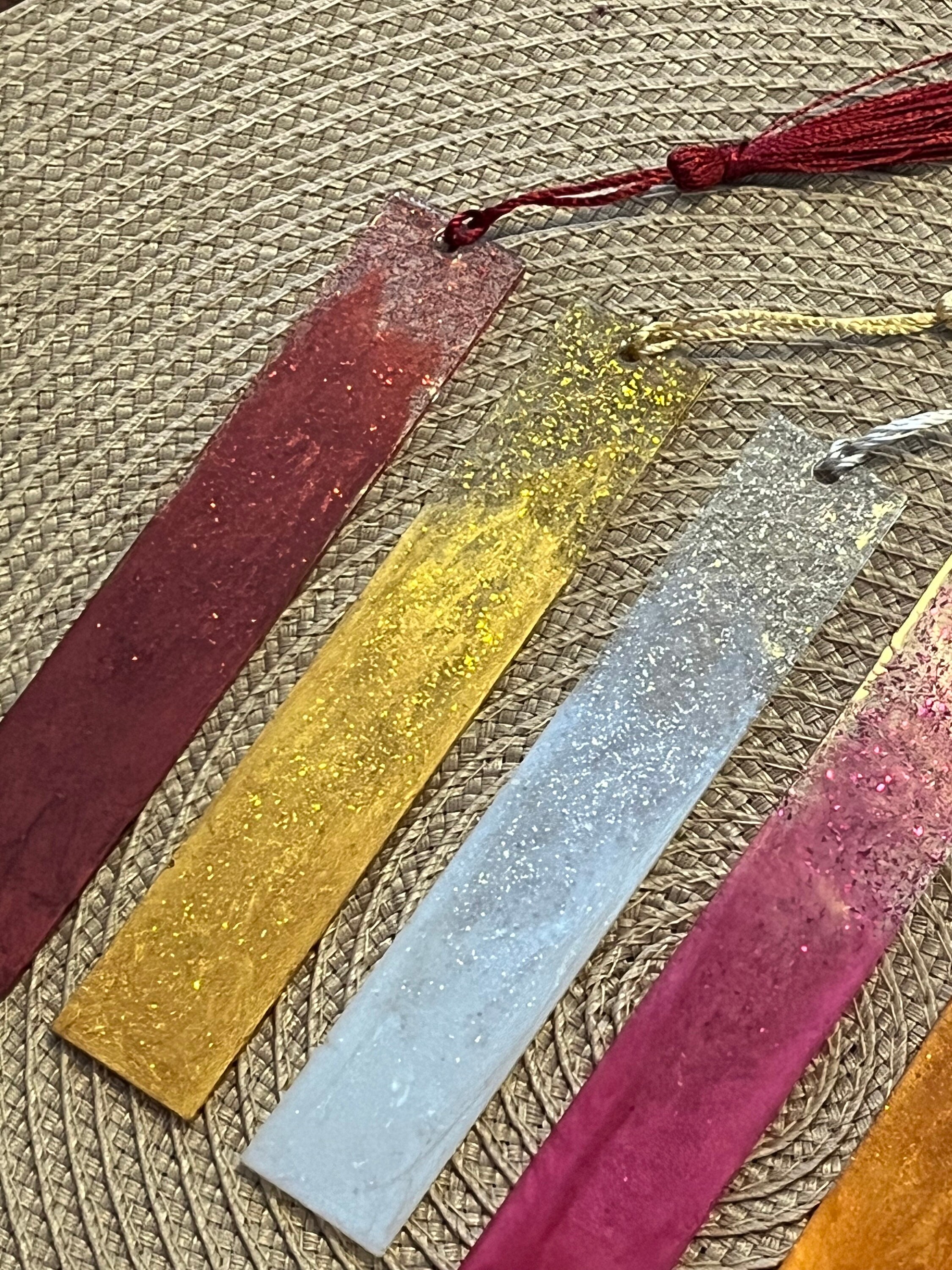 Enchanting Resin Bookmarks: Glitter Glam and Confetti Charm Glitter ...
