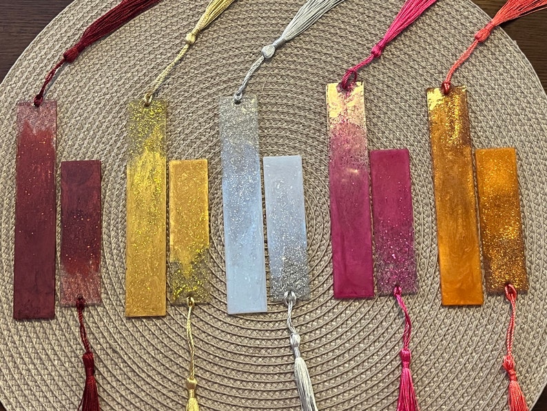 Enchanting Resin Bookmarks: Glitter Glam and Confetti Charm Glitter ...