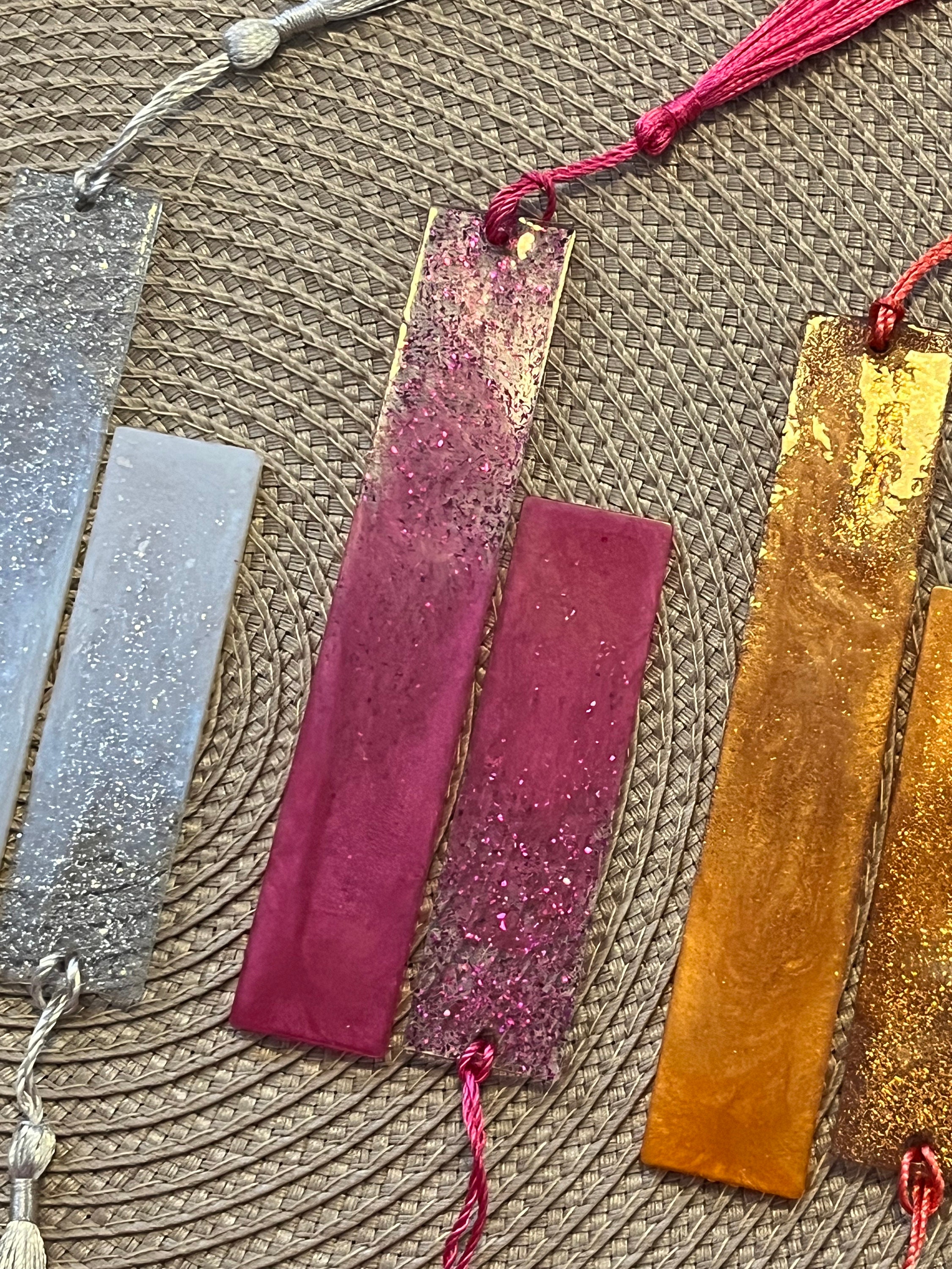 Enchanting Resin Bookmarks: Glitter Glam and Confetti Charm Glitter ...