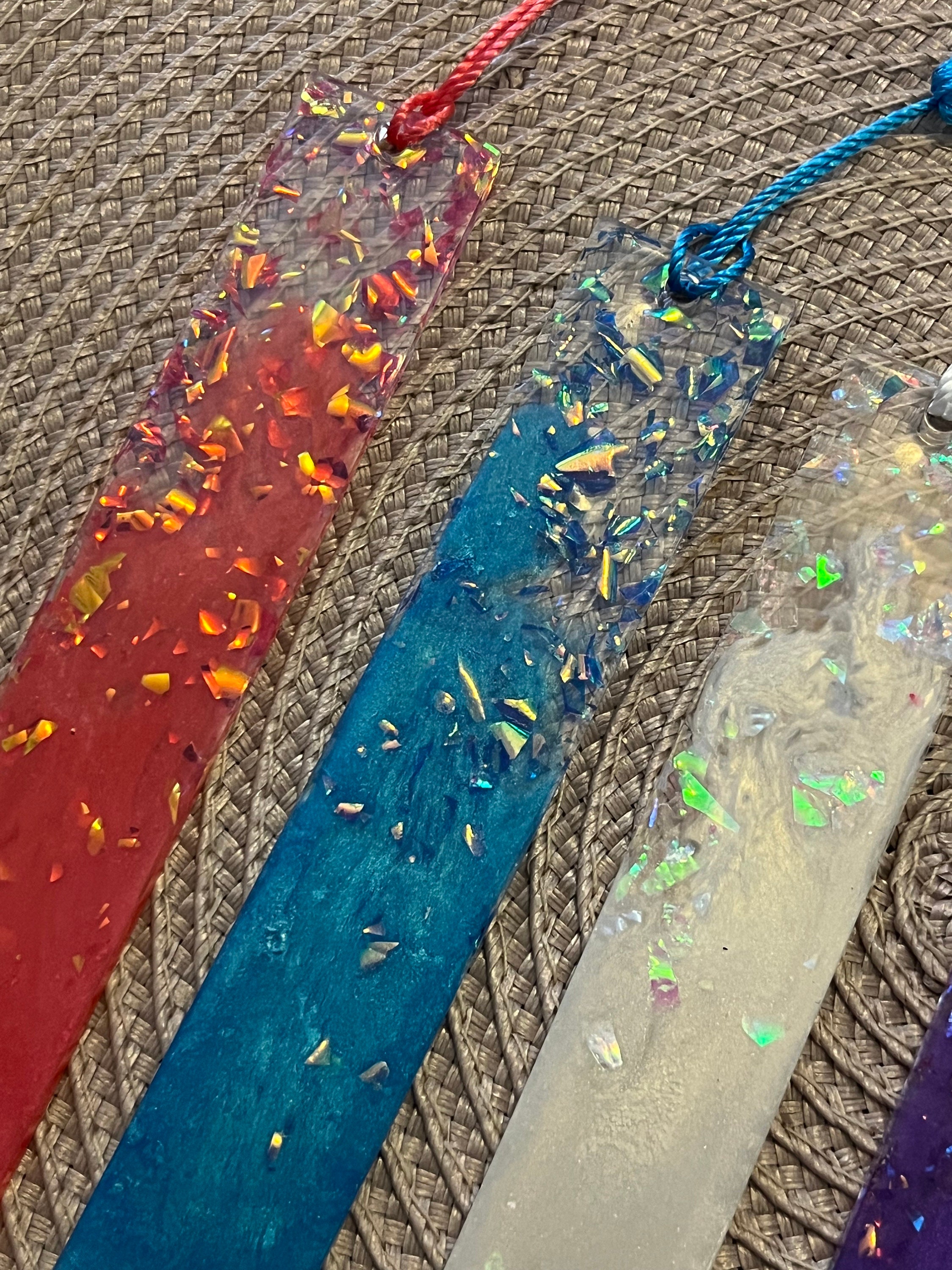 Enchanting Resin Bookmarks: Glitter Glam and Confetti Charm Glitter ...