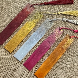 Enchanting Resin Bookmarks: Glitter Glam and Confetti Charm Glitter ...