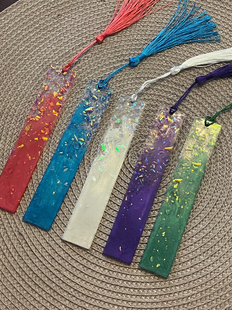 Enchanting Resin Bookmarks: Glitter Glam and Confetti Charm Glitter ...